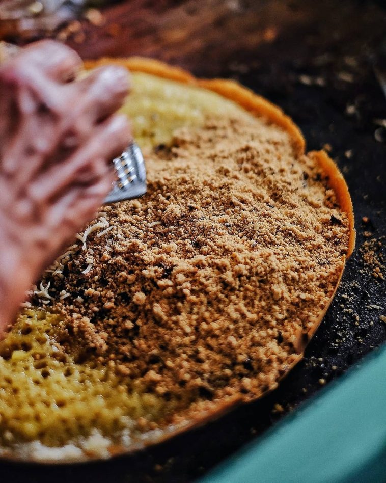 Martabak Encek di Gang Aut Bogor, Legendaris dengan Cara Pengolahan ...