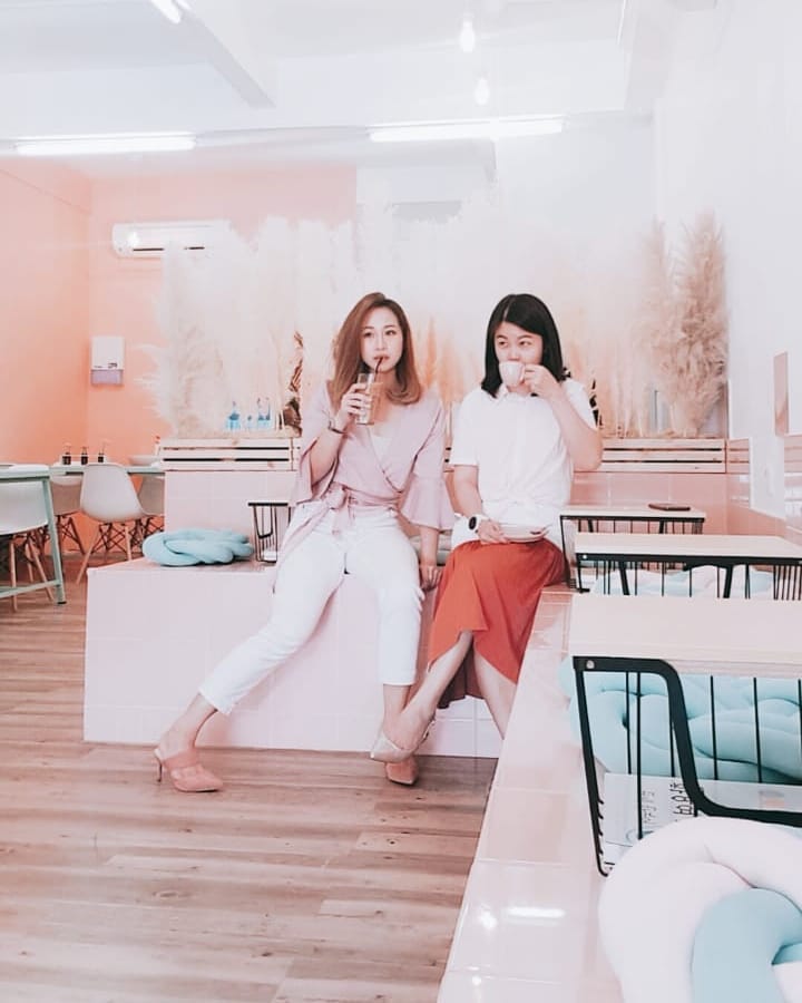 Michuu Korean Coffee House di Surabaya, Spot Hangout Baru ala Korea ...