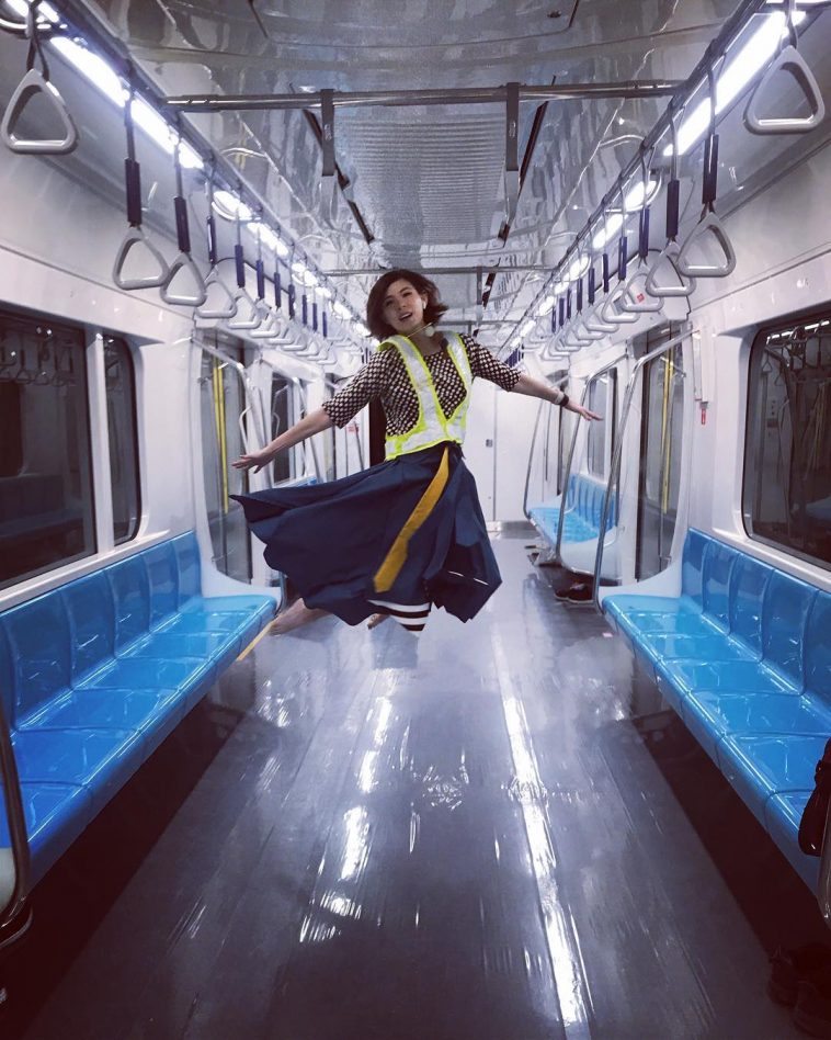 Mulai Uji Coba Publik Gratis, Ini Sekian Artis Indonesia yang Nyobain Naik MRT Jakarta