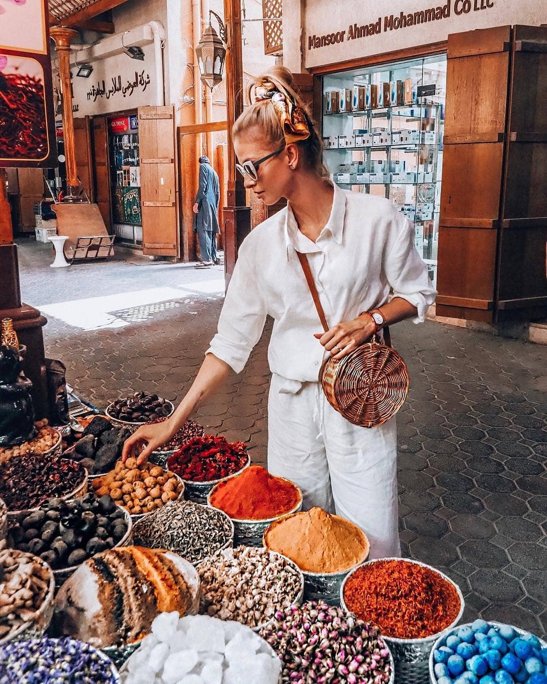 Bosan ke Mall? Cobain Aja Belanja ke Souk di Dubai, Ada Pasar Bumbu ...