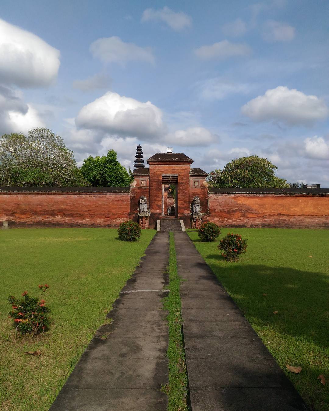 Exploring Pura Meru, the Biggest Temple in Lombok