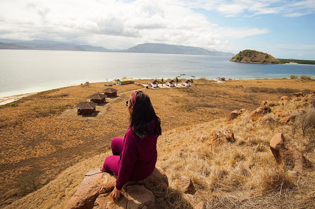 Paserang Island, a Wonderful Grassland in the Middle of Alas Strait