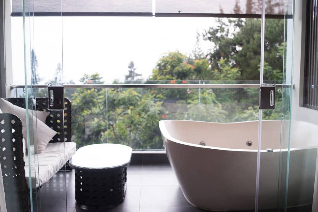 Hotel dengan Jacuzzi Pribadi di Bandung, Puas Berendam Tanpa Takut ...