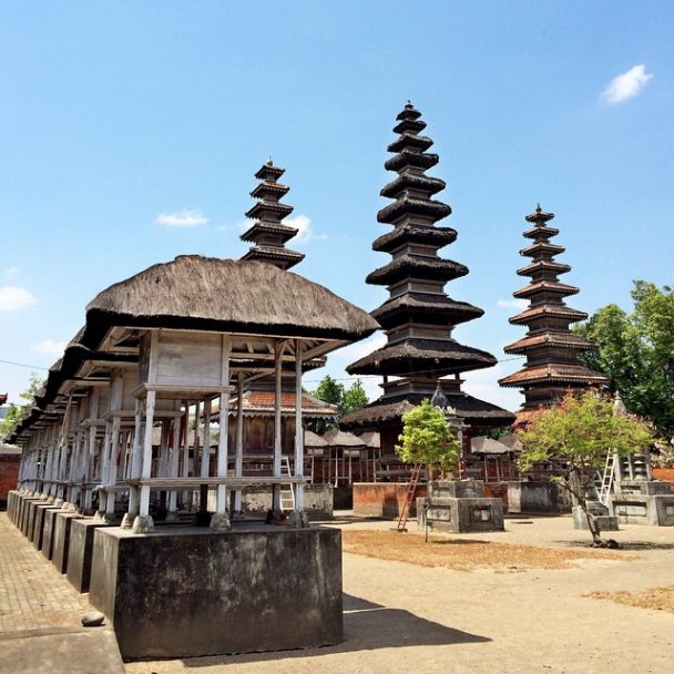 Exploring Pura Meru, the Biggest Temple in Lombok
