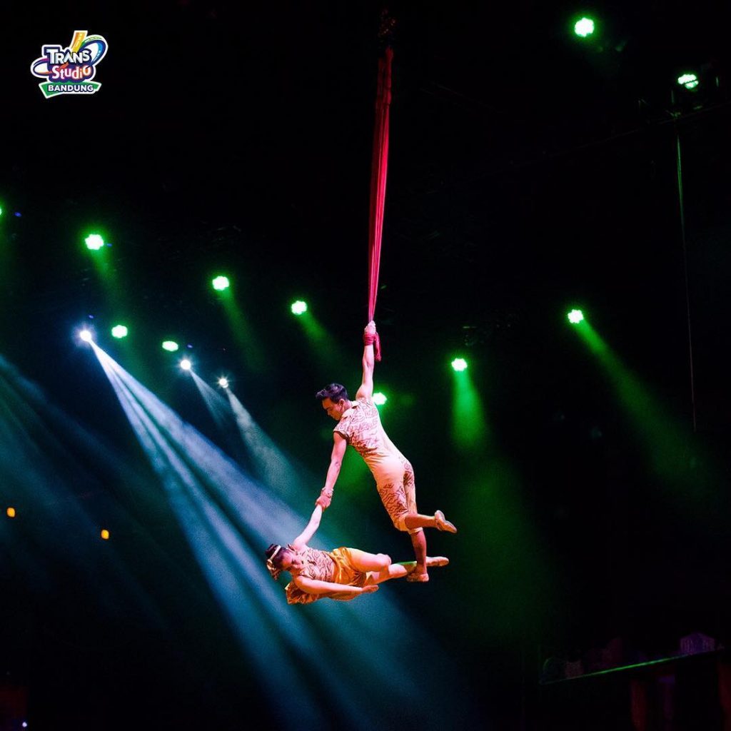 Having Fun at Trans Studio Bandung, the Biggest Indoor Theme Park in ...