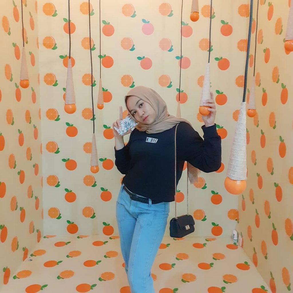 10 Spot Intagenic Tropical House, One Stop Selfie Bertema Tropis di ...