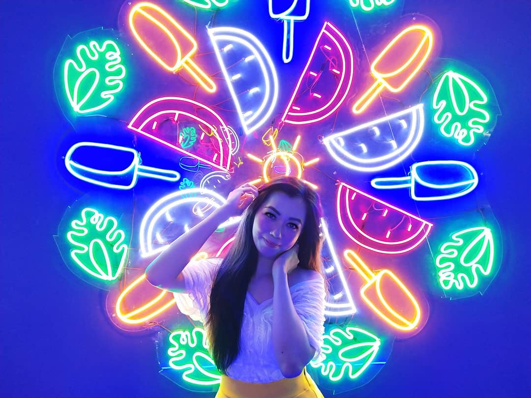 10 Spot Intagenic Tropical House, One Stop Selfie Bertema Tropis di ...