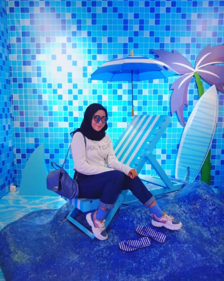 10 Spot Intagenic Tropical House, One Stop Selfie Bertema Tropis di ...