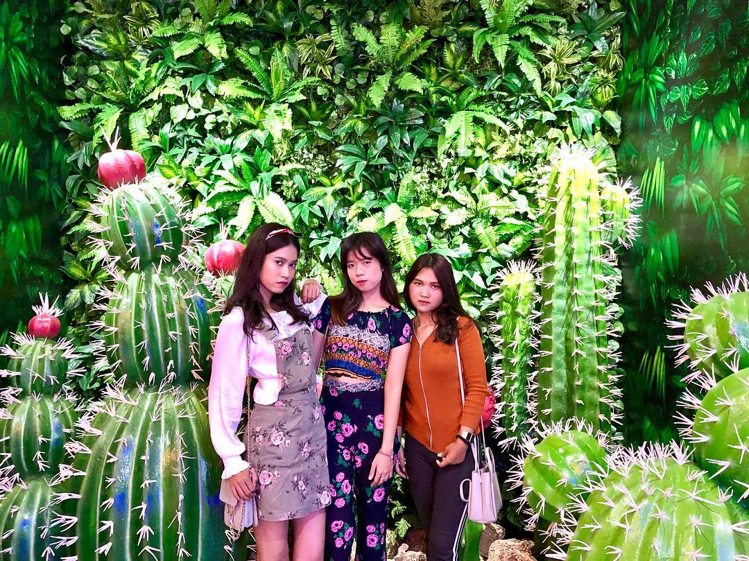 10 Spot Intagenic Tropical House, One Stop Selfie Bertema Tropis di ...