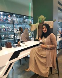 Tempat Nongkrong Asyik untuk Pecinta Action Figure, Makan Sambil ...