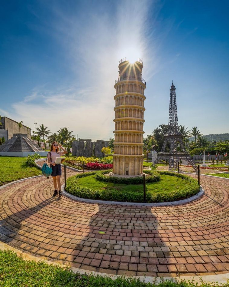 7 Spot Foto Mini Mania, Taman Miniatur Landmark Dunia yang Baru Buka di ...
