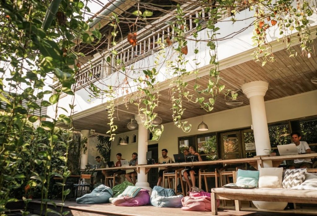 Coliving dan Coworking Space di Bali, Liburan Sambil Kerja Makin Mudah!