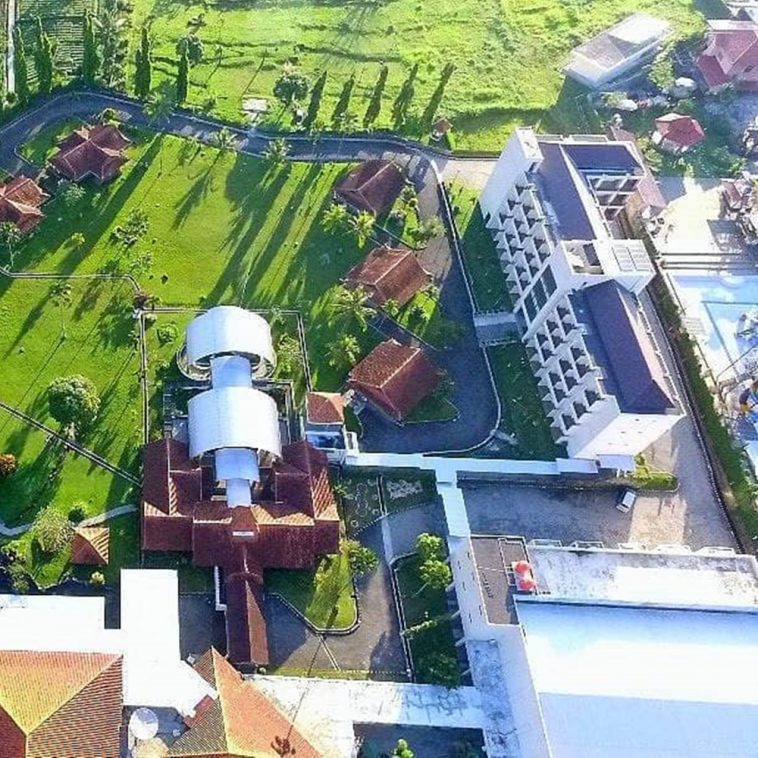 Hotel di Kuningan dengan Pemandangan Memukau, Leluasa Nikmati Sejuknya ...