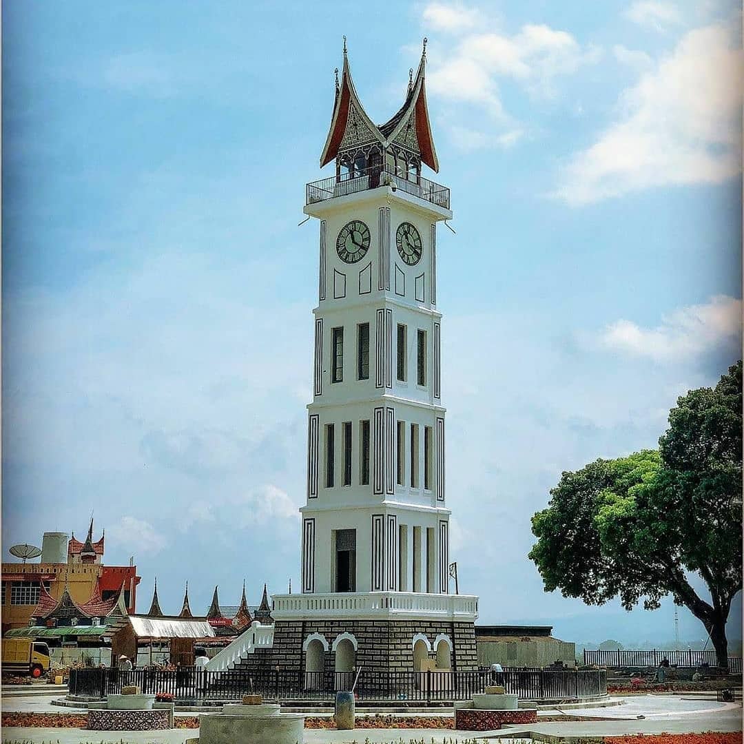 Jam Gadang, a Landmark Full of Curiosities
