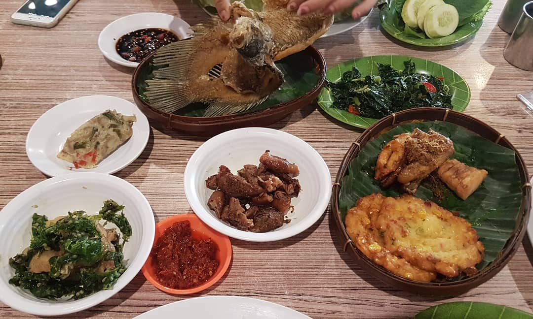 Rest Area Cibubur, Numpang Istirahat dan Hilangkan Lapar