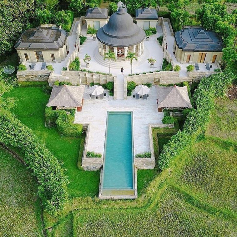 Amanjiwo, the Most Luxurious Resort in Borobudur