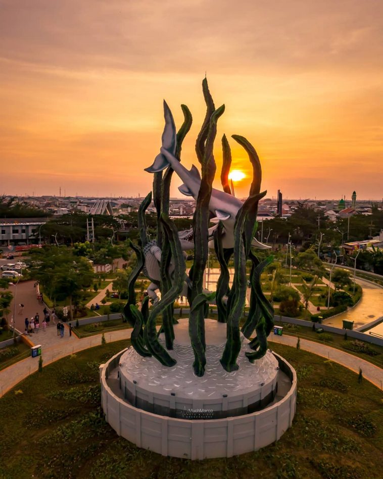 Wisata Baru di Surabaya, Yuk Berpose dengan Patung Suro dan Boyo Raksasa