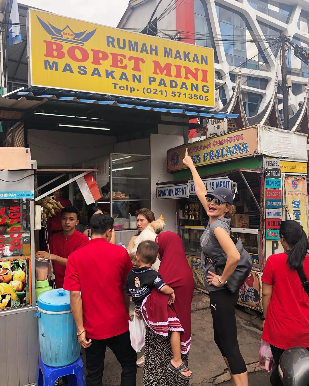 Rumah Makan Bopet Mini, Jangan Lewatkan Bubur Kampiun Legendarisnya