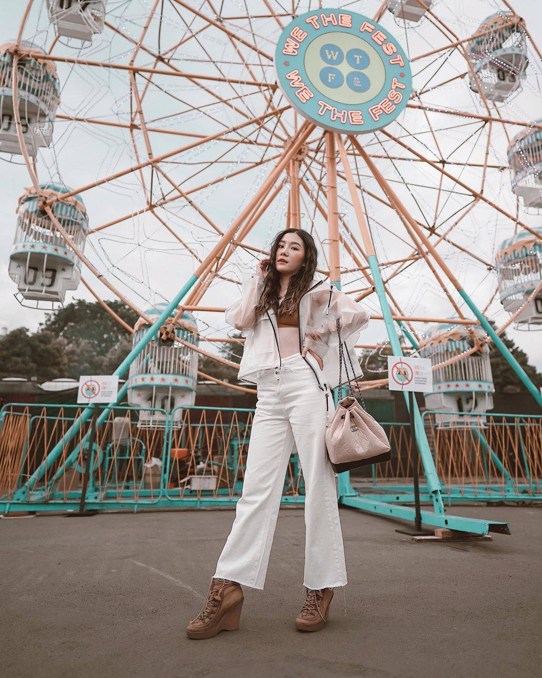 Summer Fashion ala We The Fest 2019, Mainkan Warnamu!