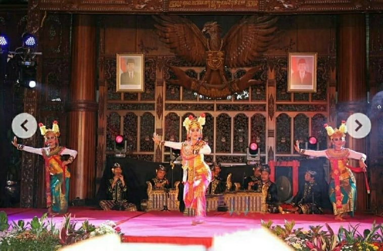 Mengenal Tari Pendet, Budaya Bali yang Tak Pernah Lekang oleh Waktu