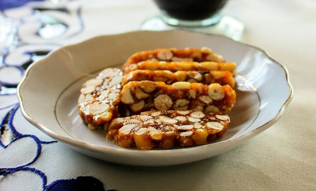 Kudapan Khas Sumatera Barat yang Legit Menggigit.