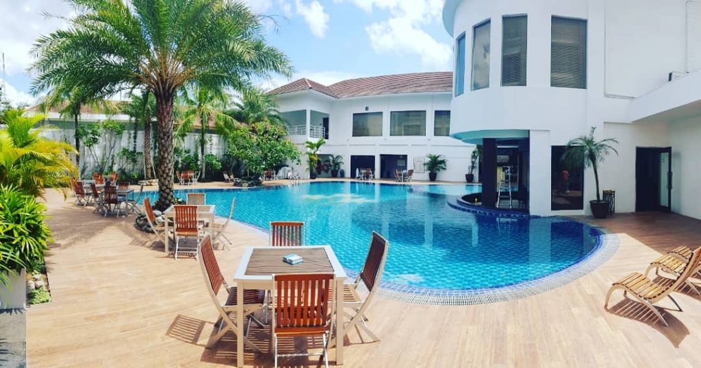 Best Four-star Hotels in Banjarmasin Under 700K