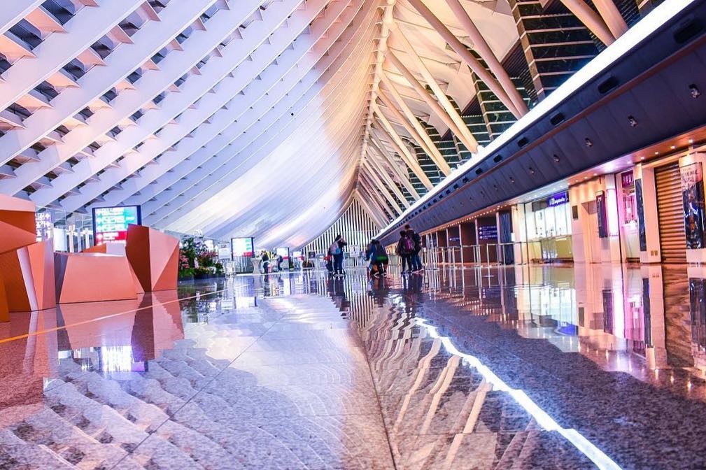 Bandara yang Menyediakan Tur untuk Penumpang Transit, Mana Saja Ya?