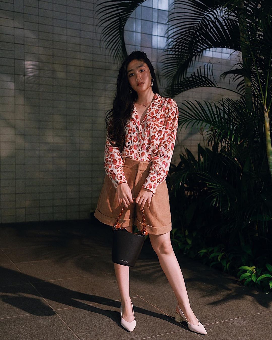 OOTD Traveling Ala Febby Rastanty yang Dikabarkan Dekat dengan Verrel ...