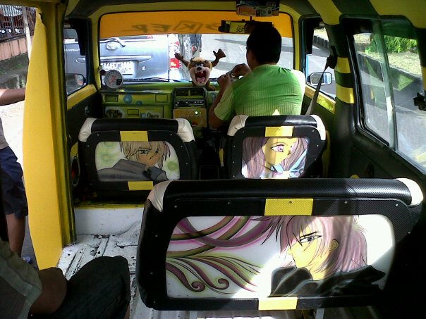 4 Angkot Unik di Indonesia, Ada yang Berlantai Keramik