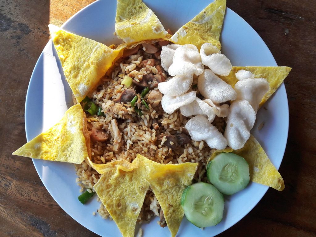 Nasgor 212, Warung Nasi Goreng dengan Mural Serba Superhero Lokal