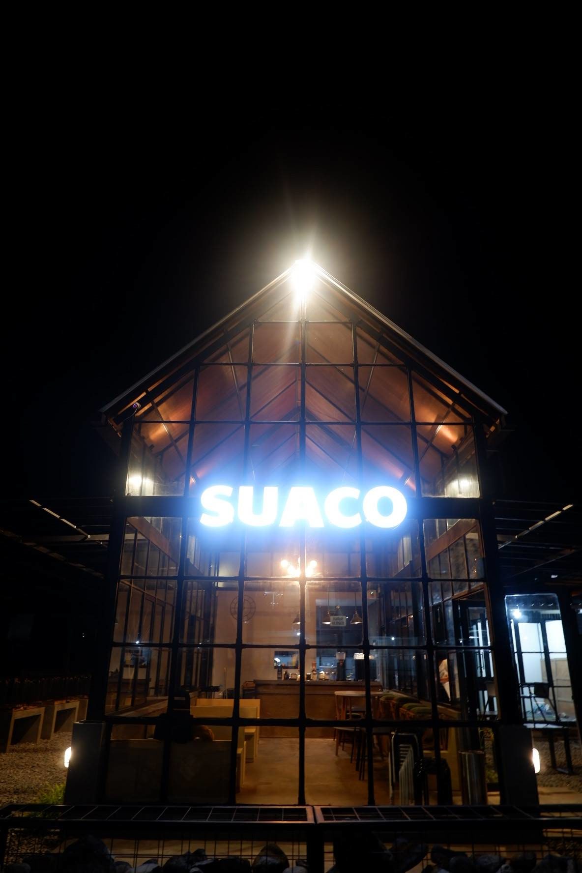 SUACO, Nongkrong Sambil Ngopi di Tempat Bernuansa Industrial Cafe