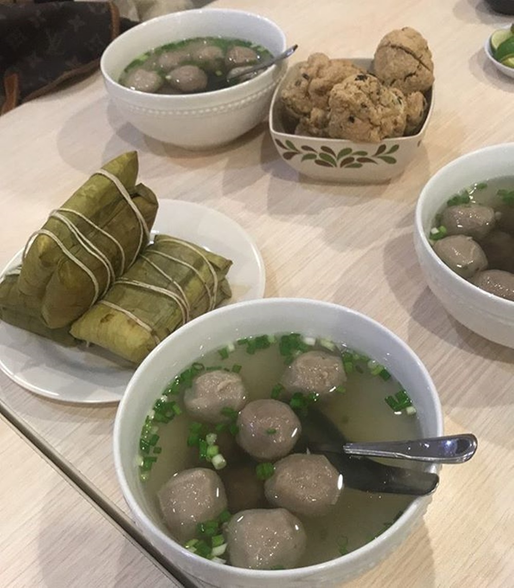 5 Bakso Terpopuler di Indonesia, Ada Sensasi Makan Pinggir Rel Kereta