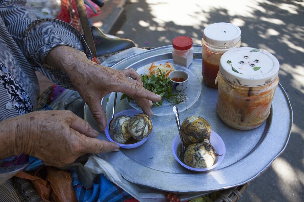 5 Street Food Terekstrem di Dunia, Ada Embrio Bebek!