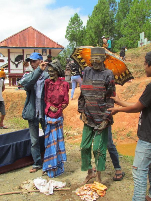 5 Ritual Adat Terekstrem di Indonesia, Aksinya Bikin Bergidik Ngeri