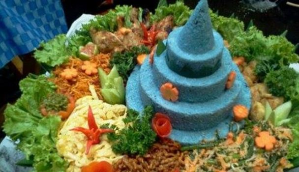 4 Macam Tumpeng di Indonesia, Beda Warna Beda Makna