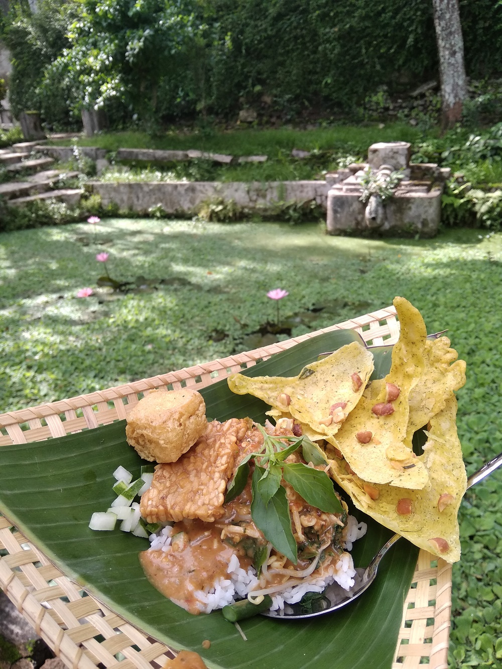 Pecel Tenan Malang, Rasa Autentik Racikan Si Cantik