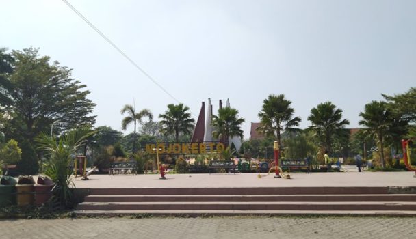 Bikin Betah! Menikmati Ikon Kota Mojokerto yang Artistik