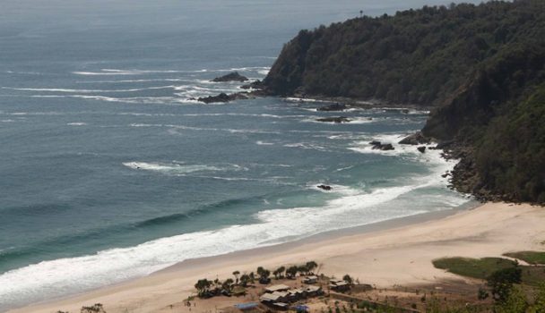 Pantai Modangan, Pantai Indah Cocok Untuk Uji Adrenalin