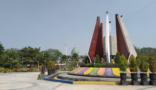 Bikin Betah! Menikmati Ikon Kota Mojokerto yang Artistik