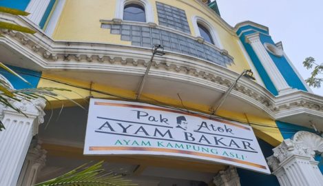 Ayam Bakar Pak Atok, Lezatnya Bikin Ketagihan