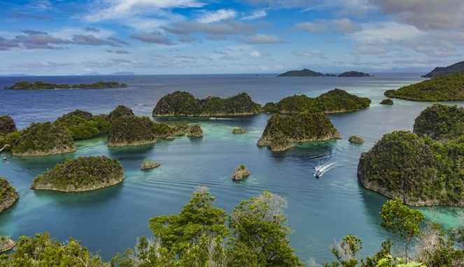 Piaynemo Raja Ampat yang Indah dan Menawan
