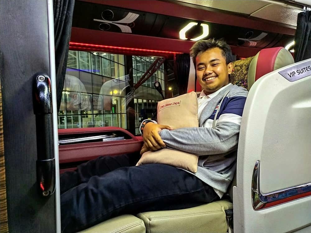 Super Nyaman! Perjalanan Darat Surabaya Jakarta dengan Sleeper Bus