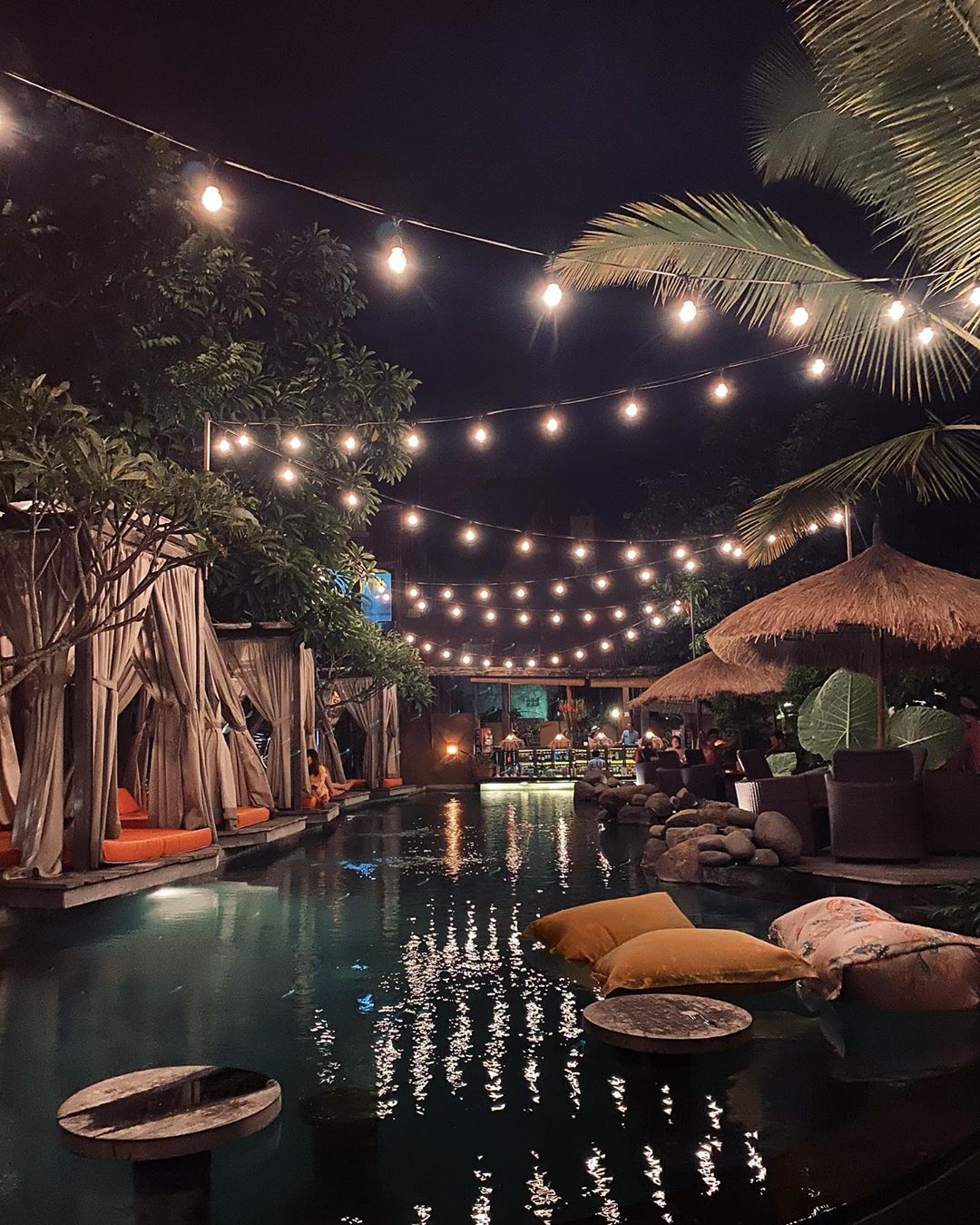 Folk Pool & Gardens, Nyantai Asik di Kafe Instagenic Bali!