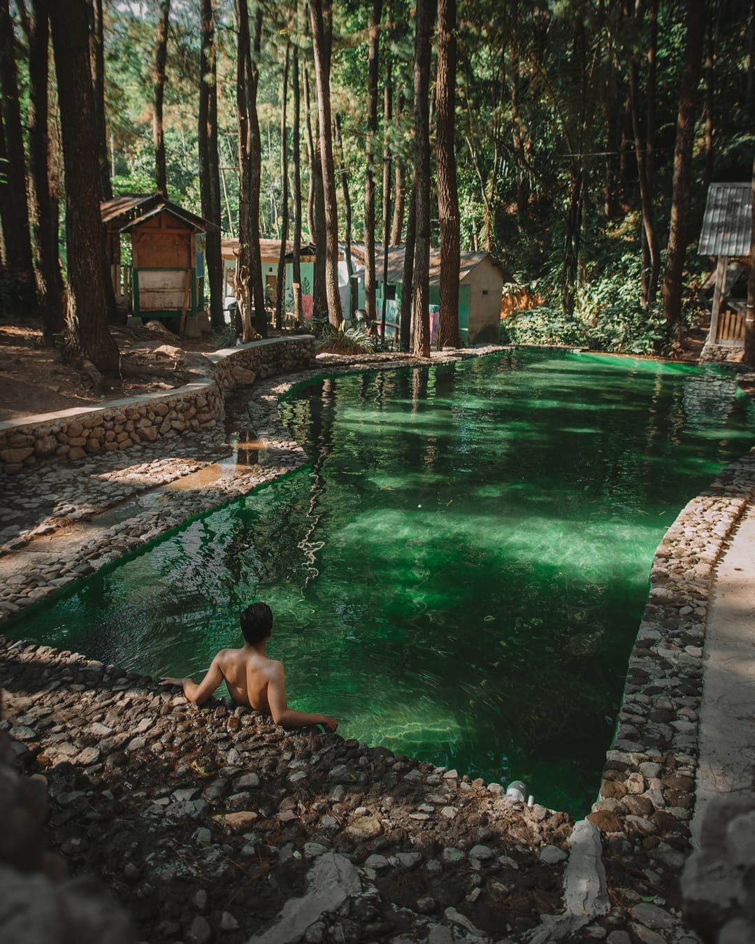 Wana Wisata Curug Semirang, Kolam Tengah Hutan Favorit Para Perenang