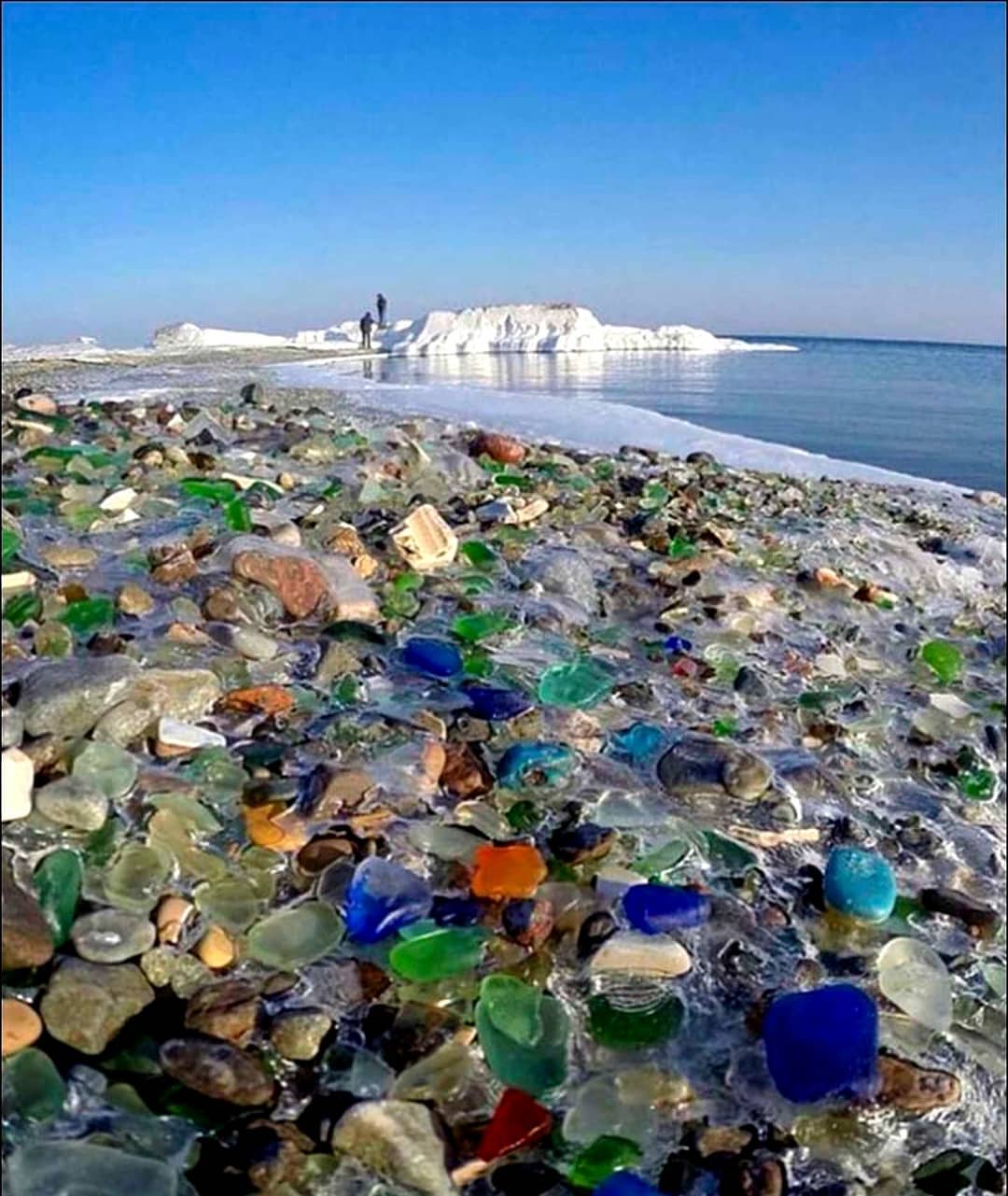 Mengenal Ussuri, Teluk dengan Kerikil Kaca Berwarna yang Memesona