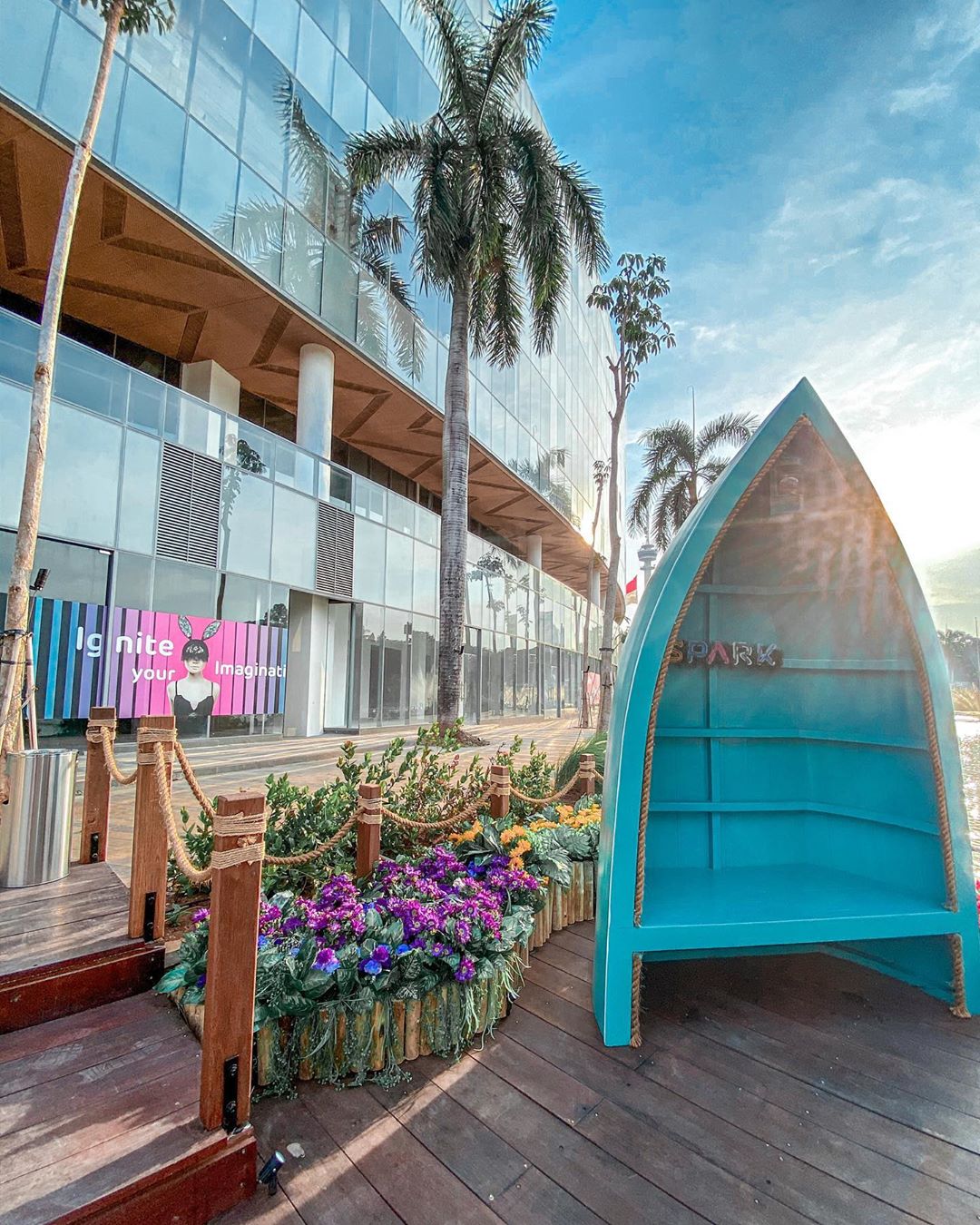 Senayan Park Mall, Belanja Asik sambil Menikmati Sunset di Tengah Ibu Kota