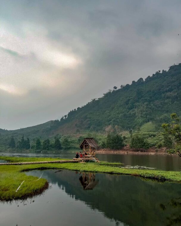 Situ Rawa Gede, Nikmati Kabut Pagi ala Pegunungan di Bogor