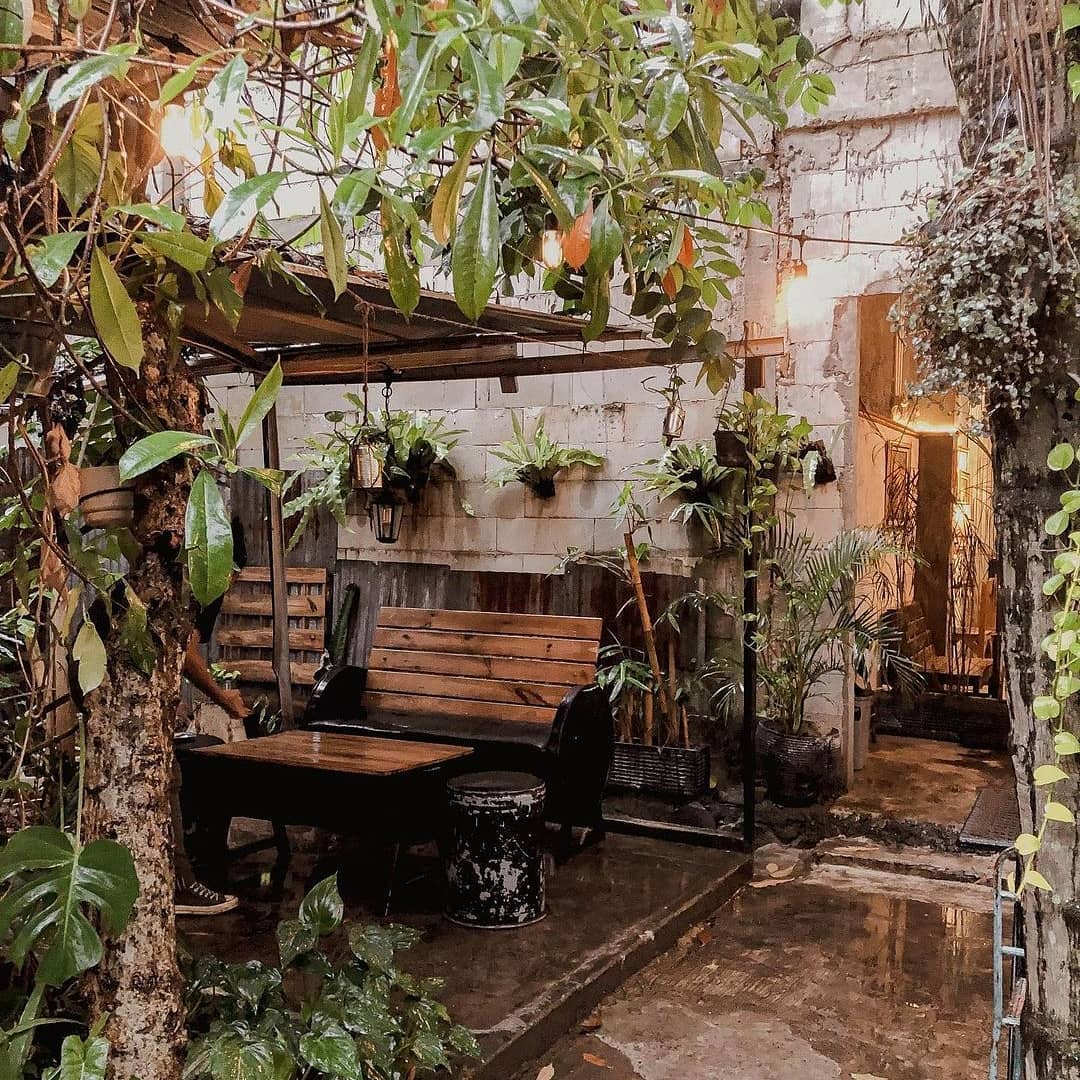 Warung Kopi Tepi Sungai Depok, Bergaya Rustic Japanese