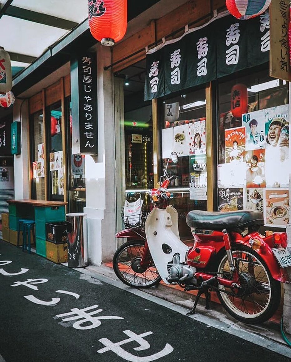 Biiru (Not A Sushi Bar), Bandung dengan Suasana Gang Kecil di Jepang