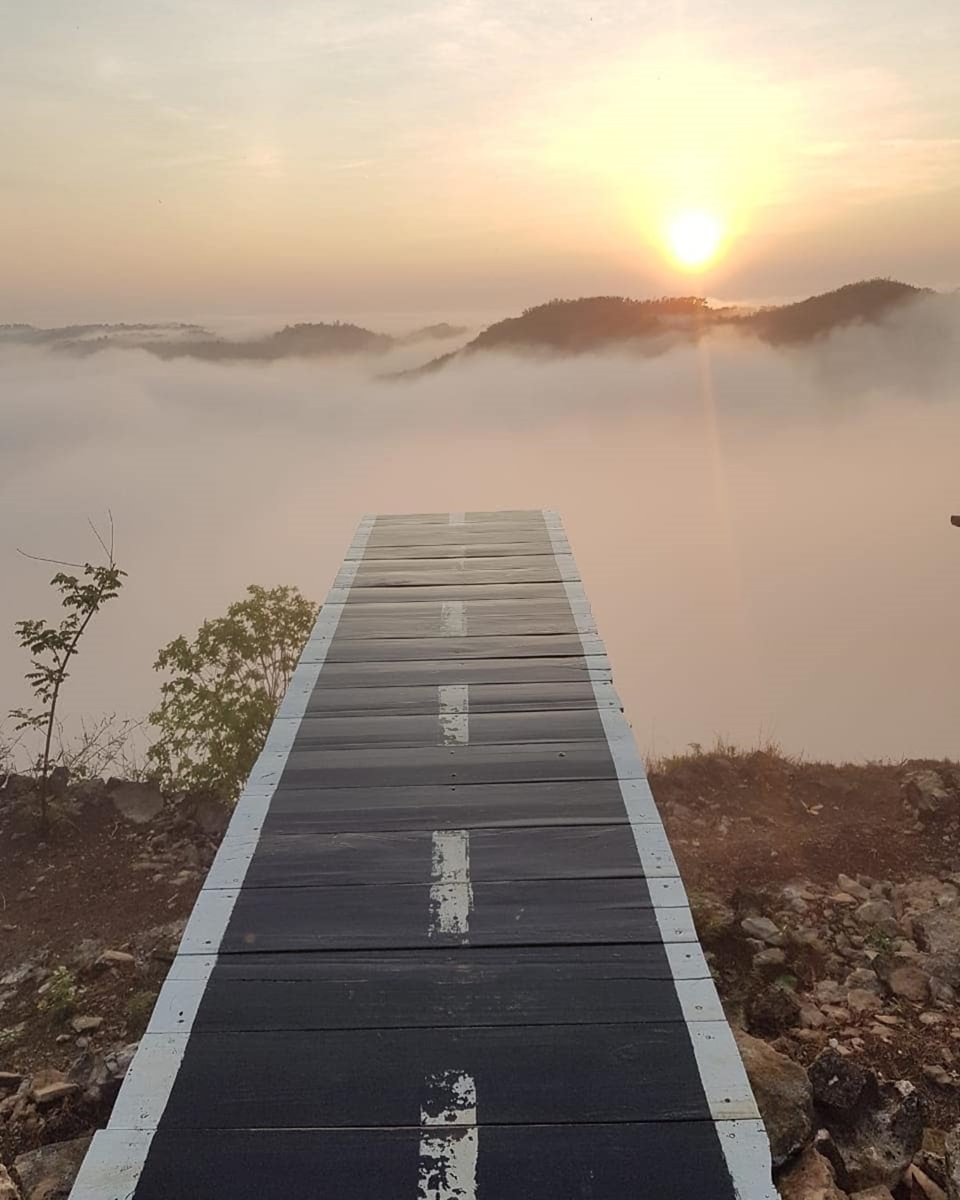 Watu Mabur Mangunan di Jogja, Berburu Sunrise Setelah Sahur